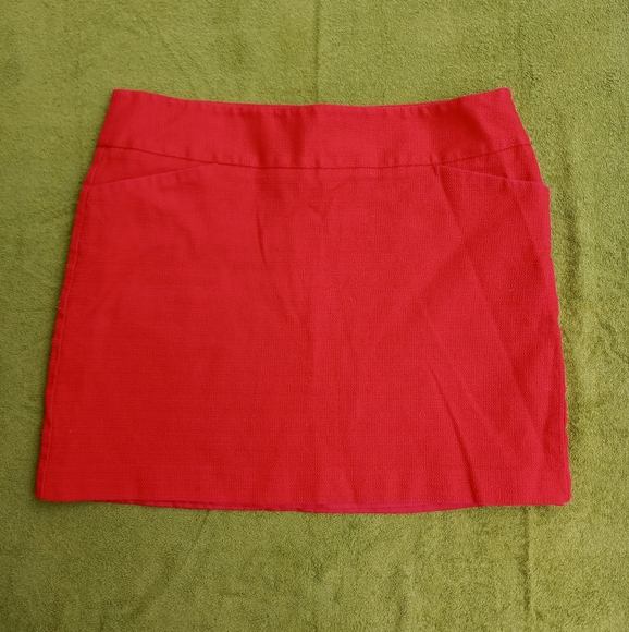 LOFT | Skirts | Loft Red Textured Mini Skirt Size 4 | Poshmark
